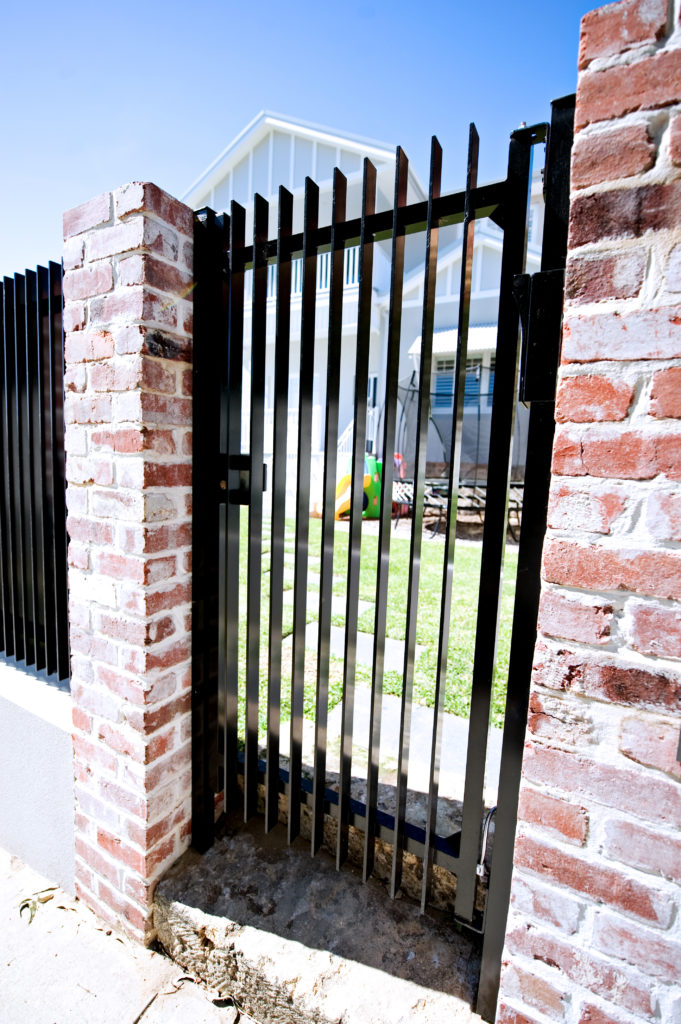 What are the Benefits of Custom-Made Gates | Blog | Fencemakers