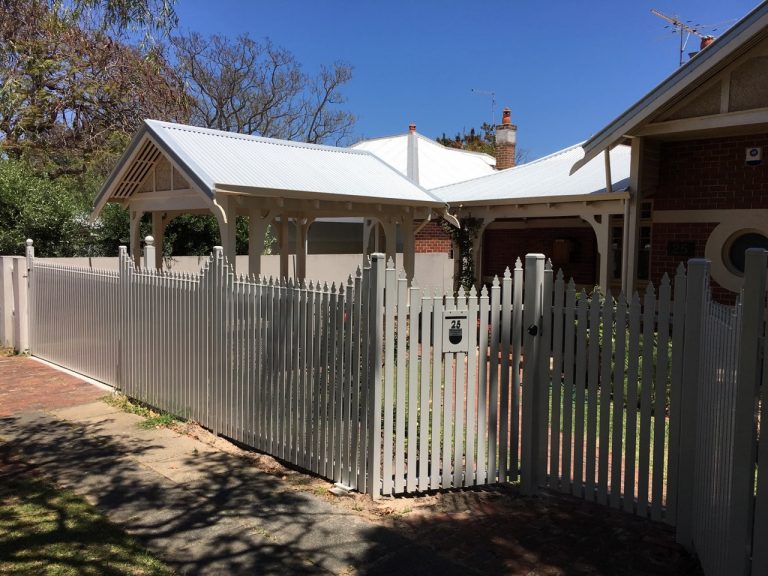 Modern Picket Fence in Perth Yard - Fencemakers